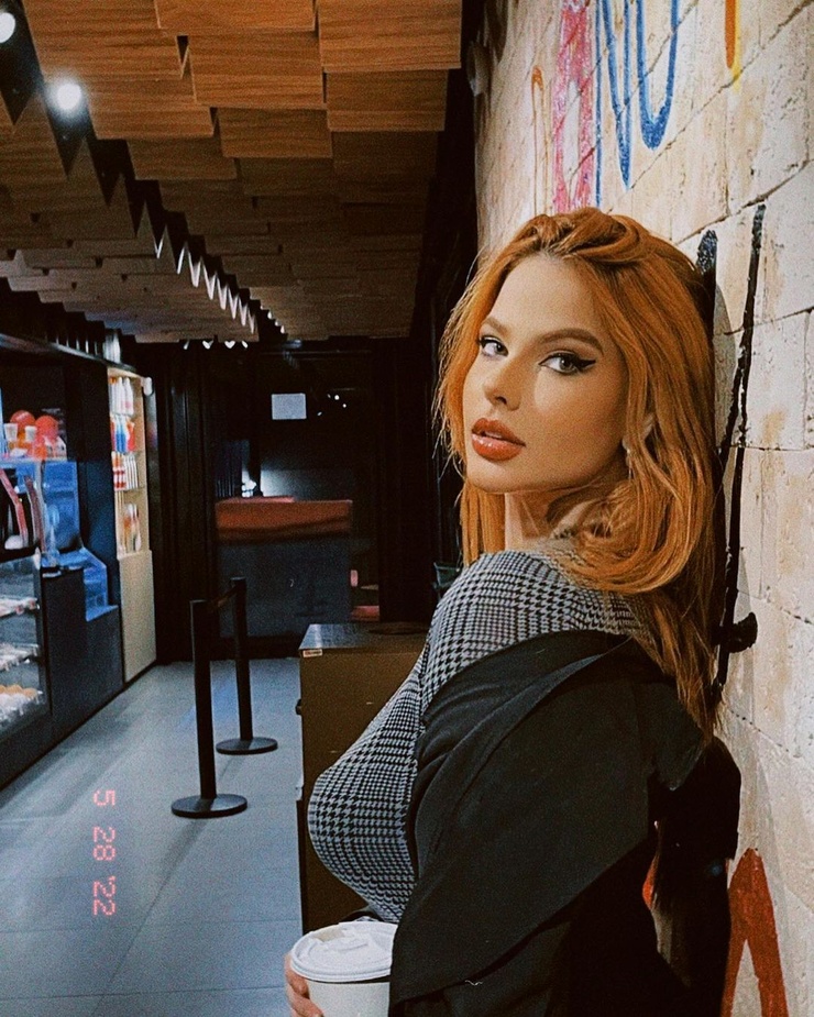 Picture of Gabrielle Correa (model)