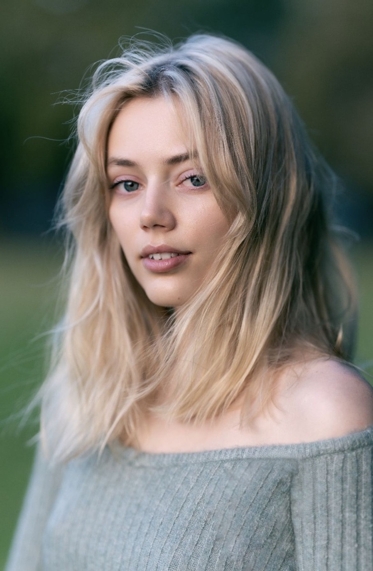 Picture of Grace Van Dien