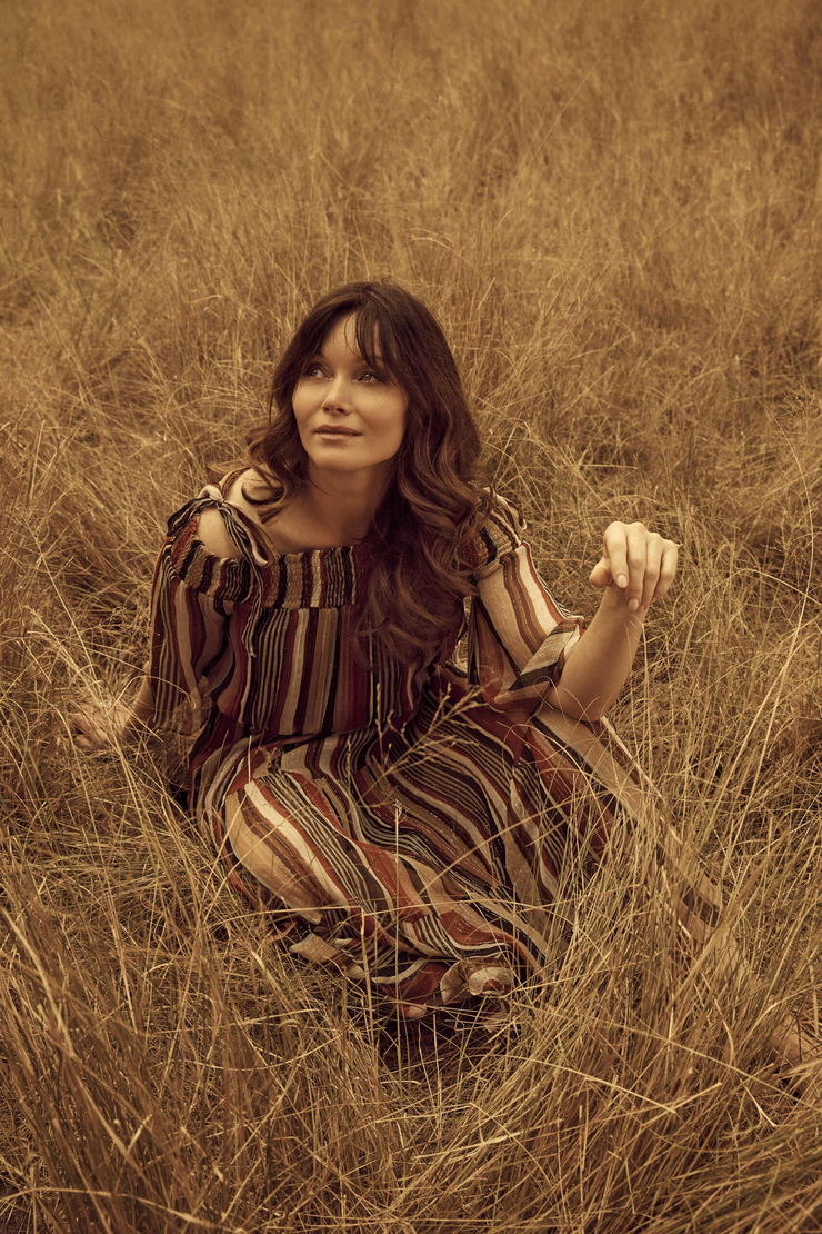 Picture of Essie Davis