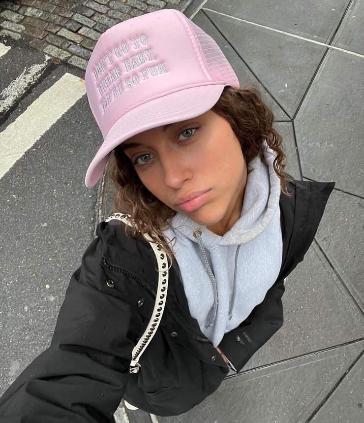 Caroline Jayna picture