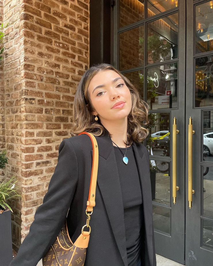 Alisha Newton picture