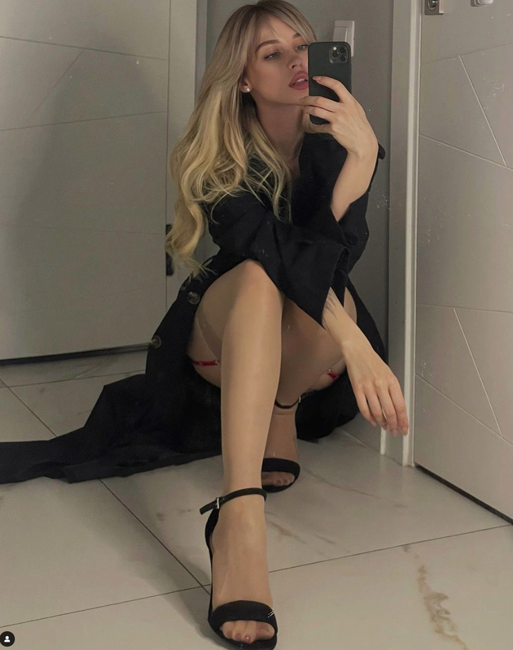 Picture of Eva Level