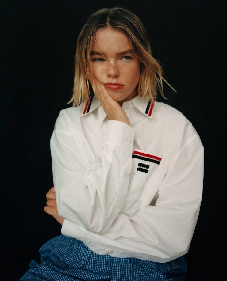 Milly Alcock picture