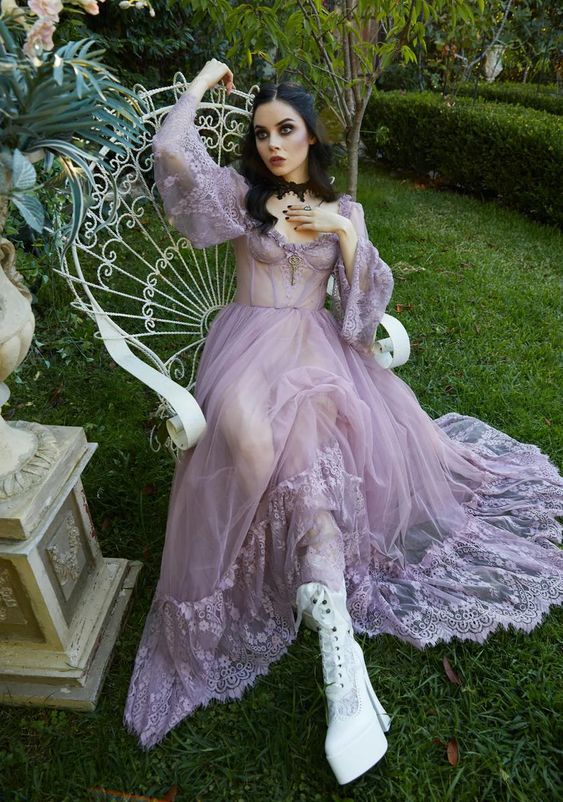 Picture of Alina Lee