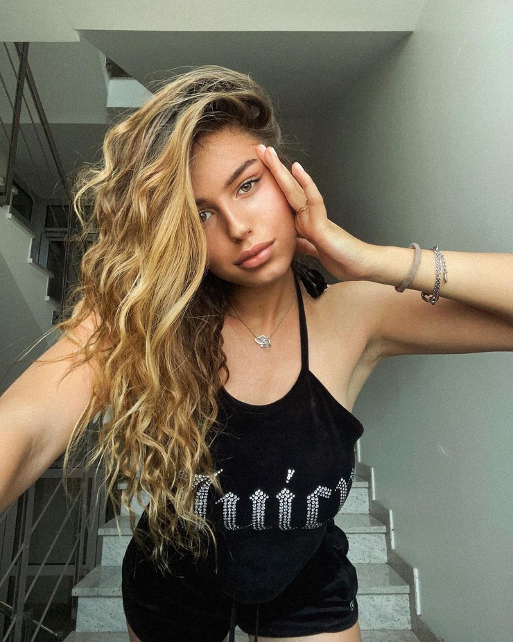 Picture of Ines Nikić (model)