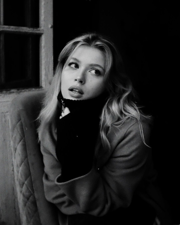 Picture of Luna (model)