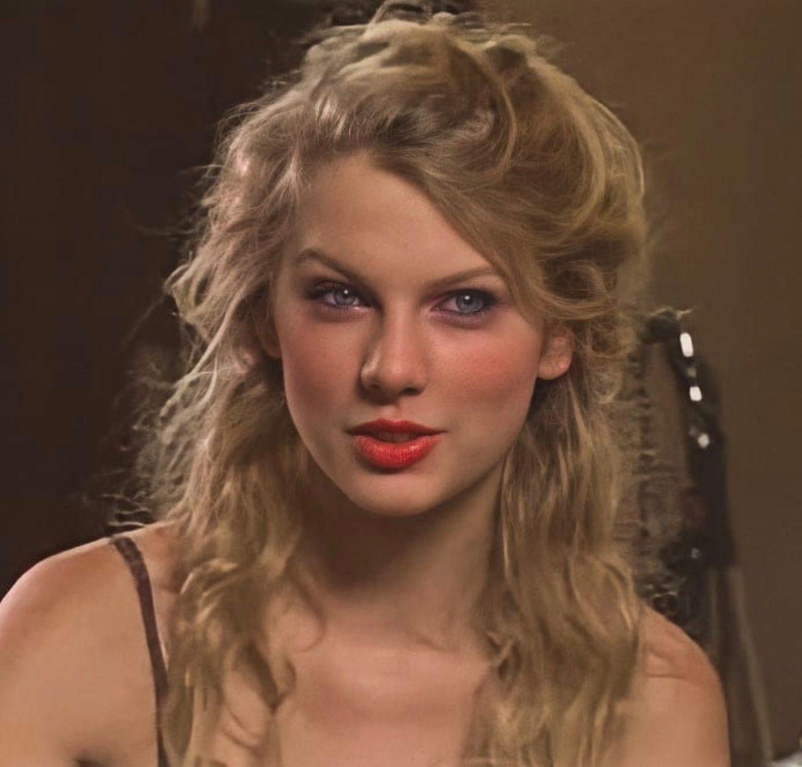 Rare picture of Taylor Swift.