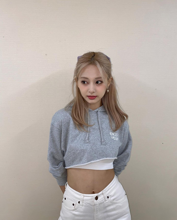 Picture of Chou Tzu-yu (Tzuyu)