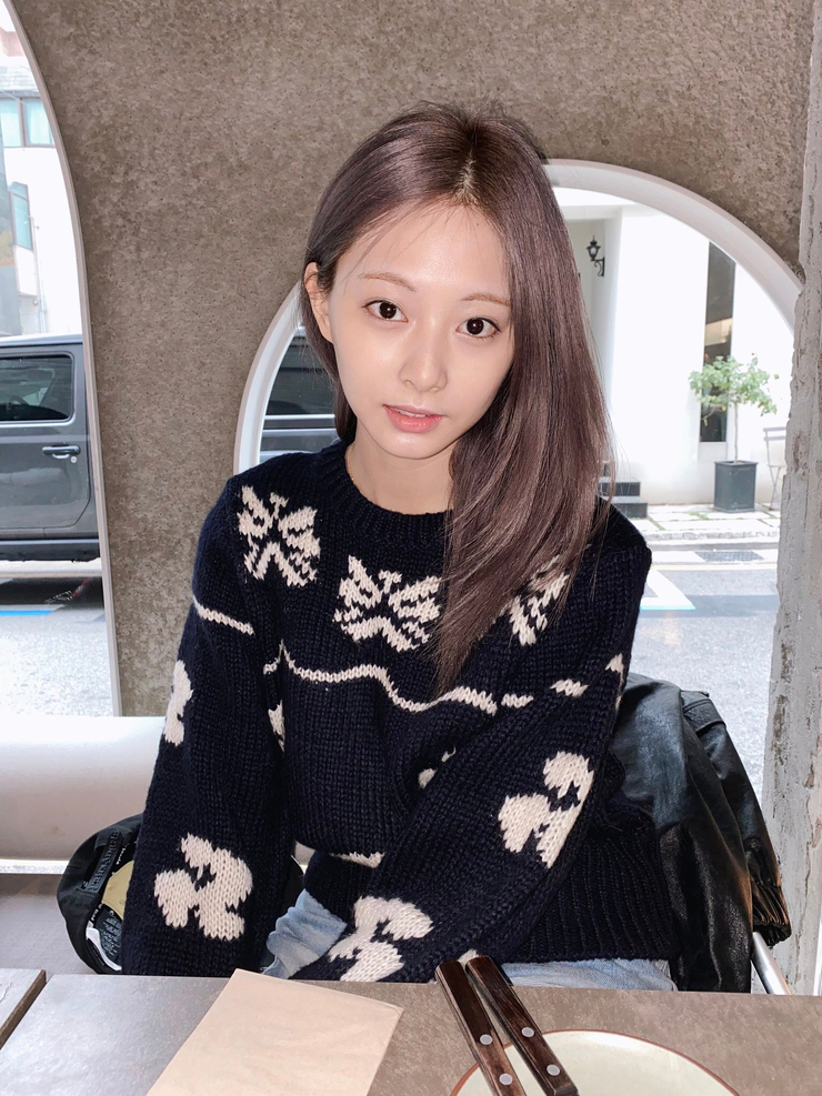 Picture of Chou Tzu-yu (Tzuyu)