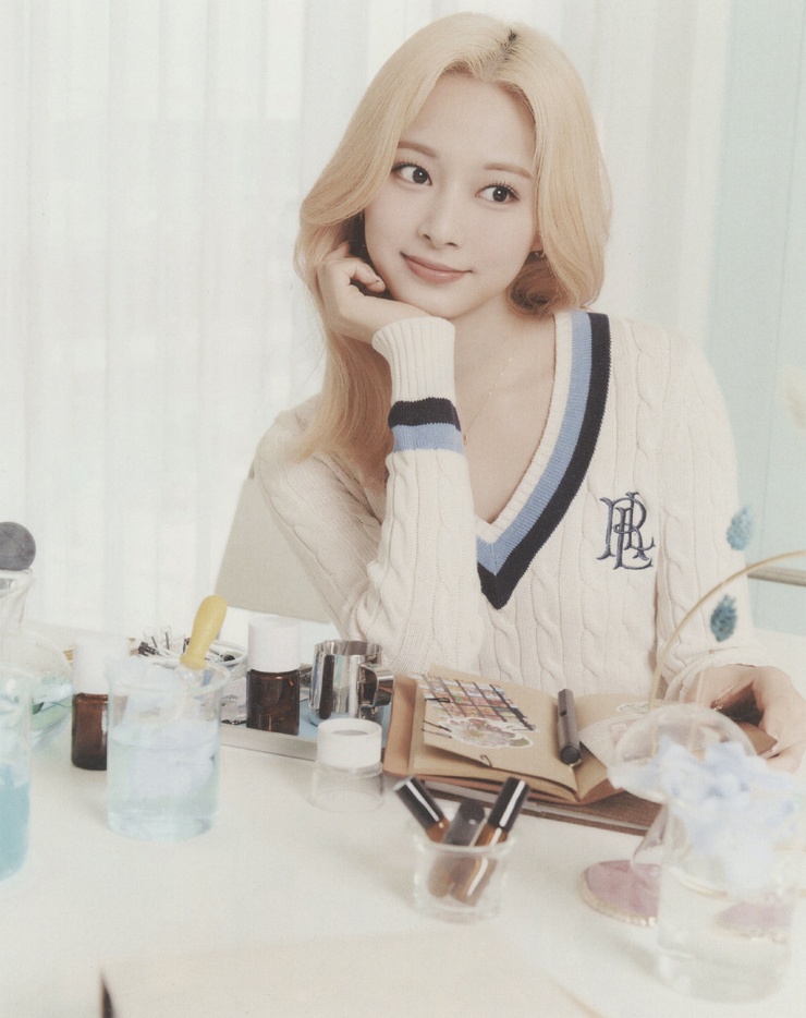 Picture of Chou Tzu-yu (Tzuyu)