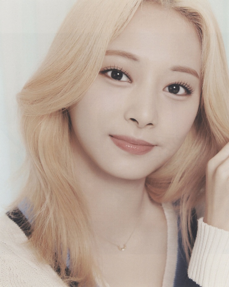 Picture of Chou Tzu-yu (Tzuyu)