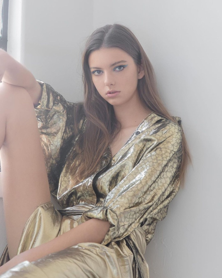 Image of Olivia Wells model