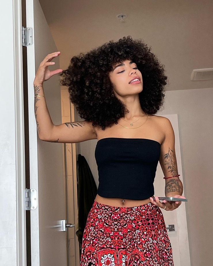 Picture of https://popularbio.com/venus-marquez/