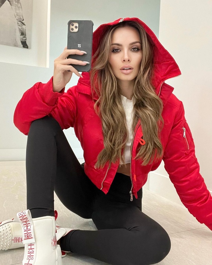 Picture of Tess Annique