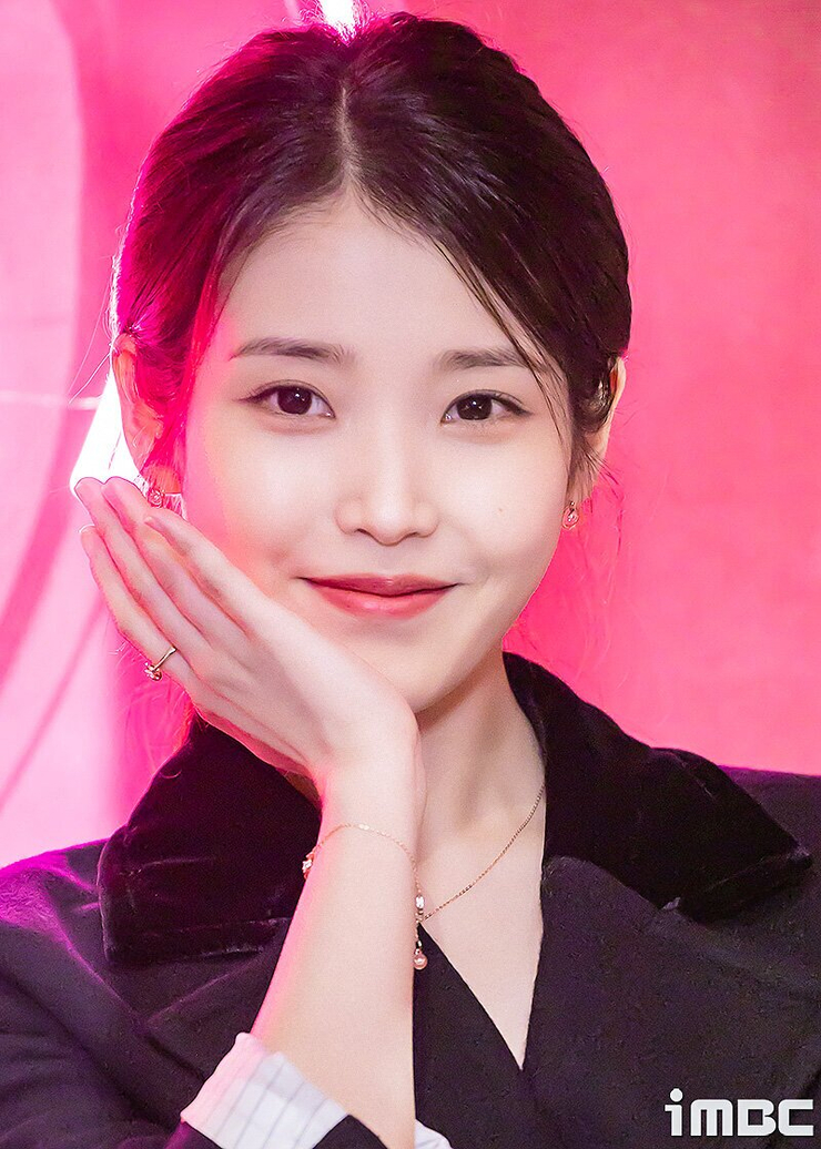Picture of IU Picture of IU