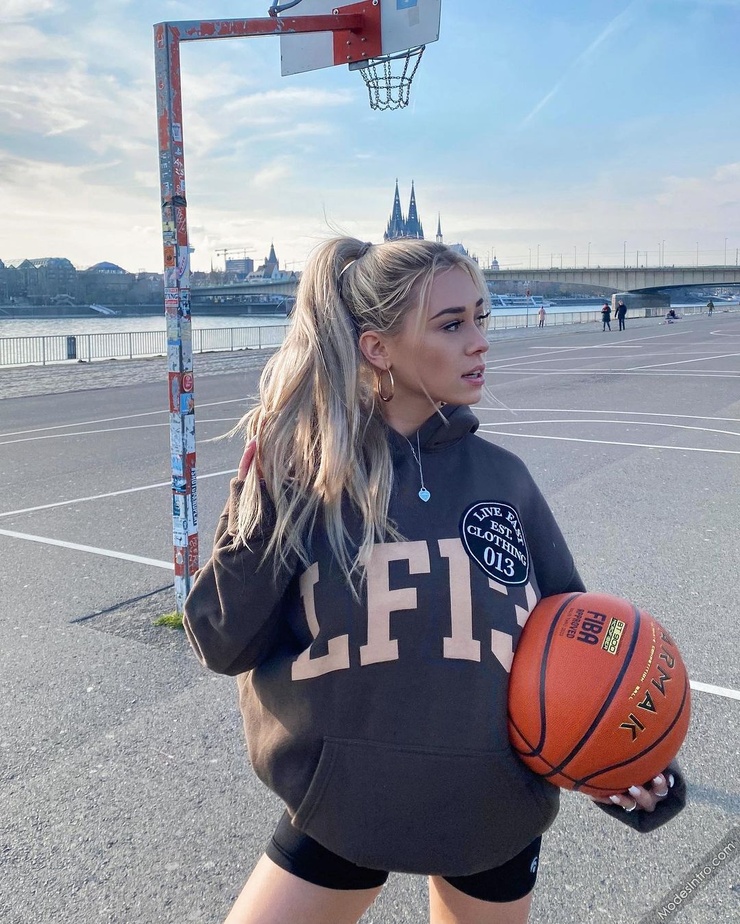 Picture of Payton Ramolla (model)