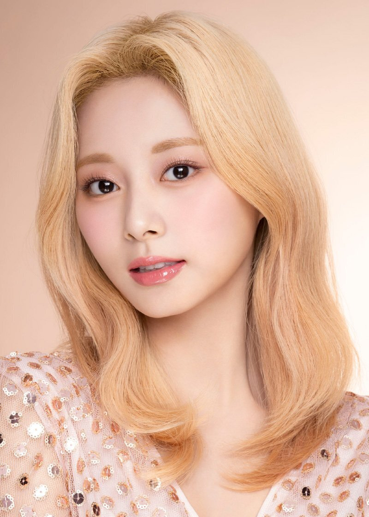 Picture of Chou Tzu-yu (Tzuyu)