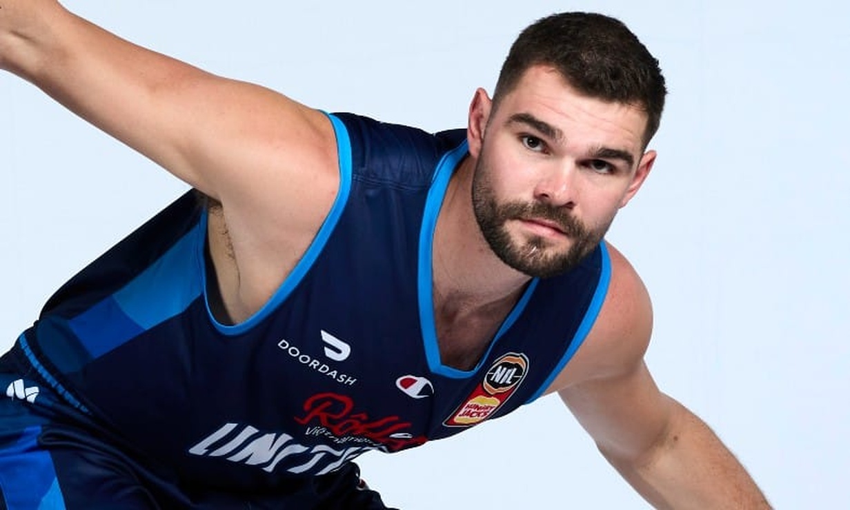 Isaac Humphries picture