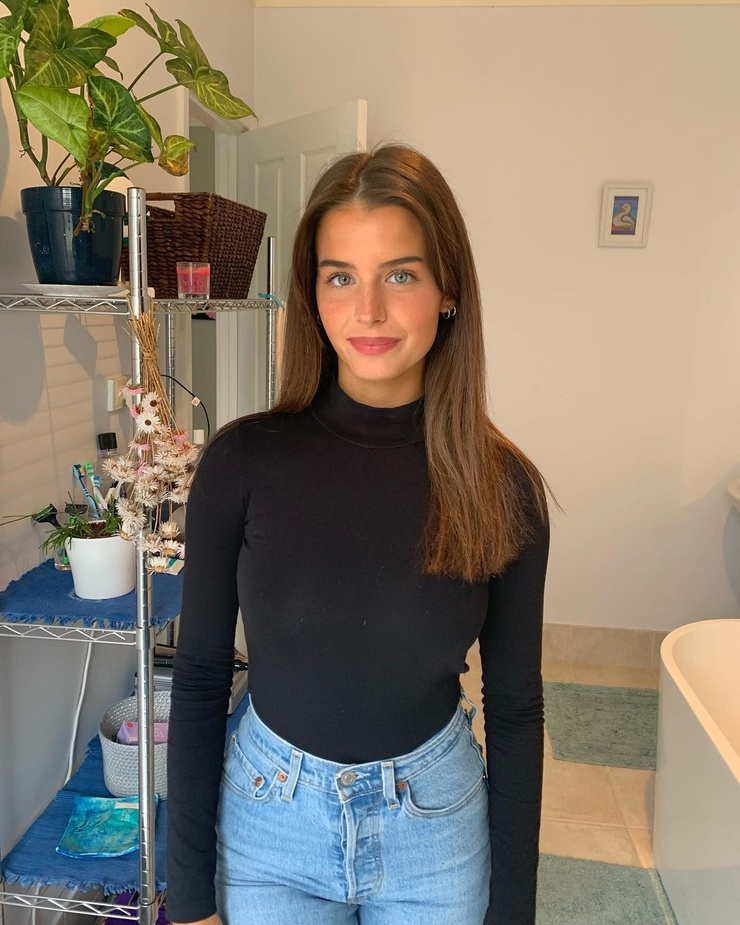 Picture of Stephanie Mandich