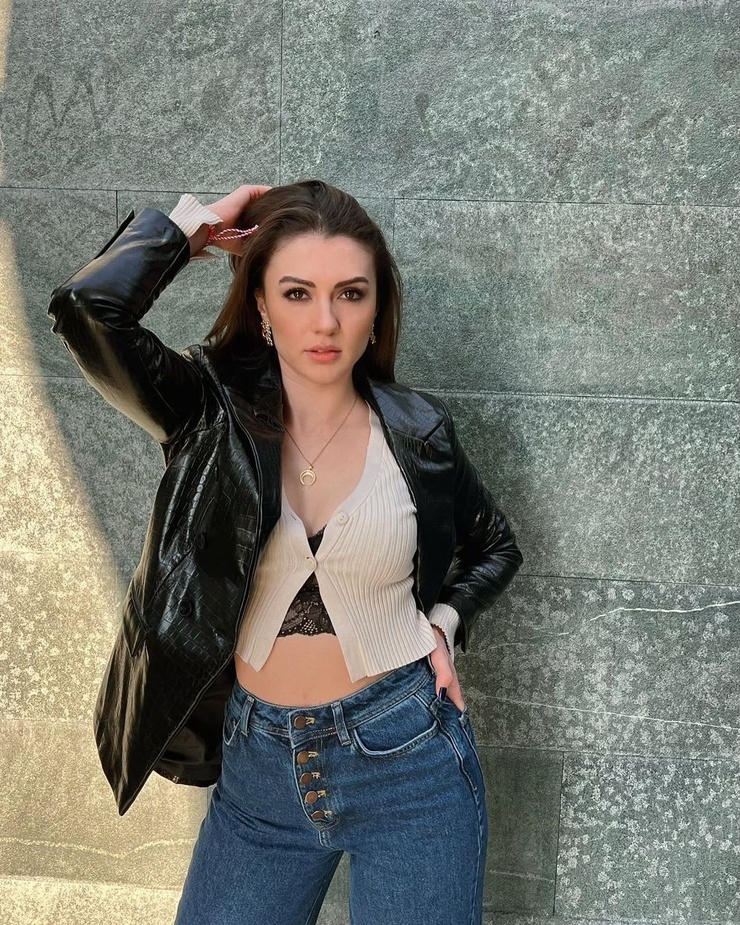 Picture of Burcu Özbek