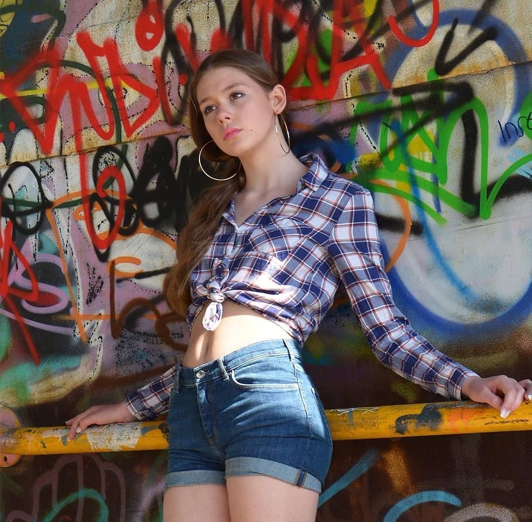 Listal - List the stuff you love! Movies, TV, music, games and books