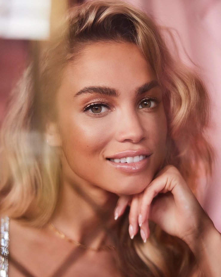 Picture of Stephanie Bertram Rose