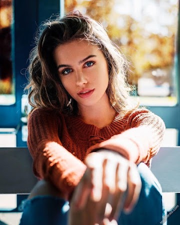 Nicole Holder picture