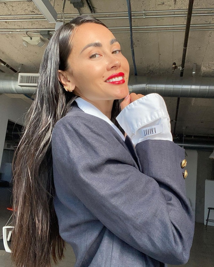 Picture of Ana Tanaka (Model)