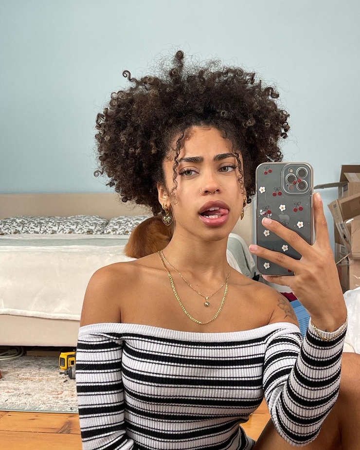 Picture of https://popularbio.com/venus-marquez/