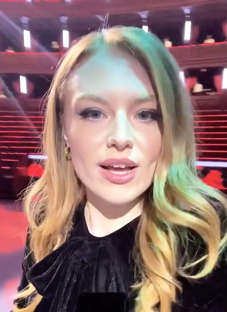 Picture of Freya Ridings