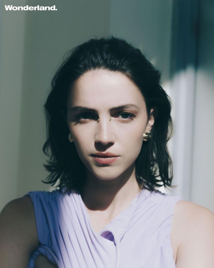 Picture of Ella Hunt