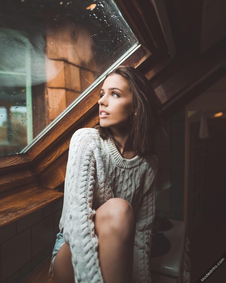 Nicole Holder picture