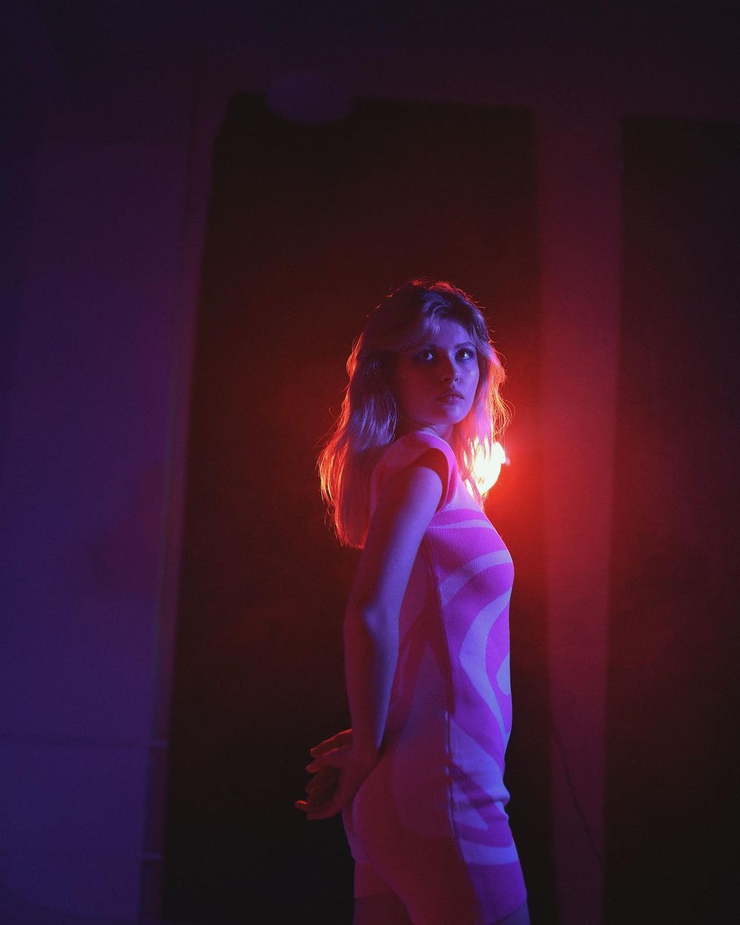 Luna (model) picture