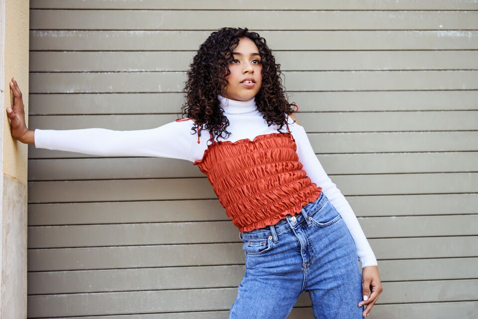 Caroline De Leon image