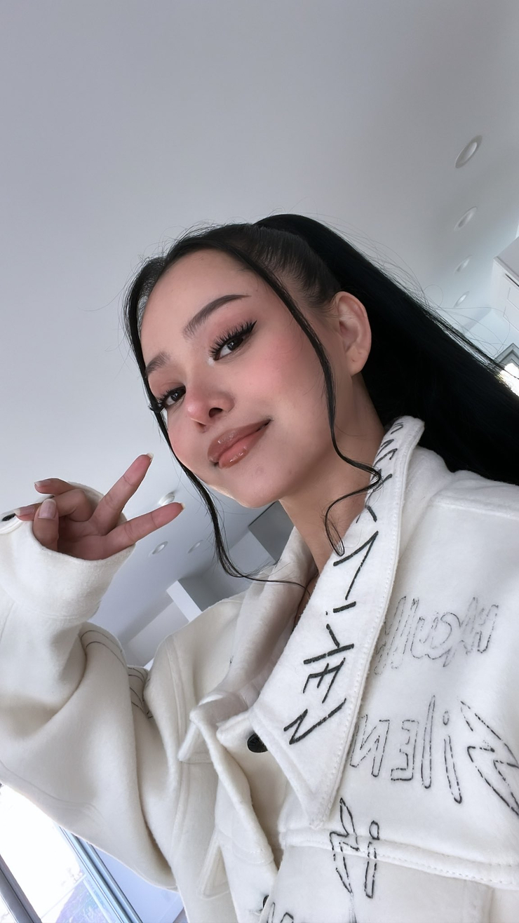 Bella Poarch picture