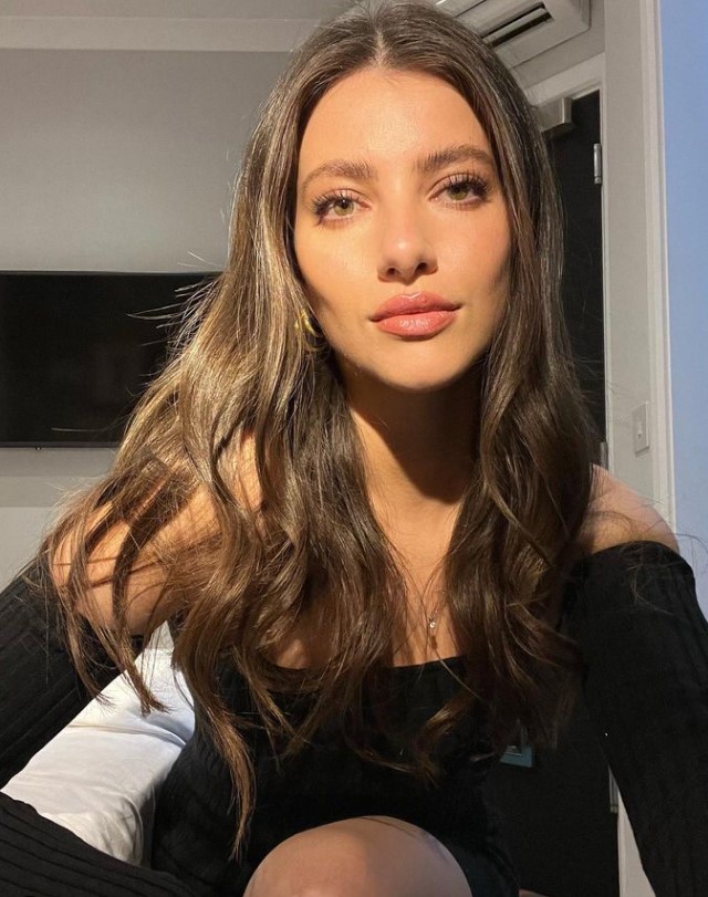 Picture of Mayara Zamboni