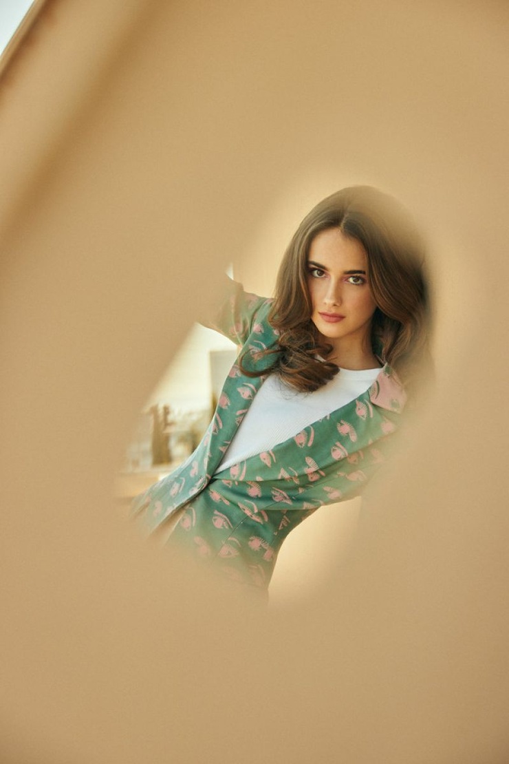 Picture of Julia Butters