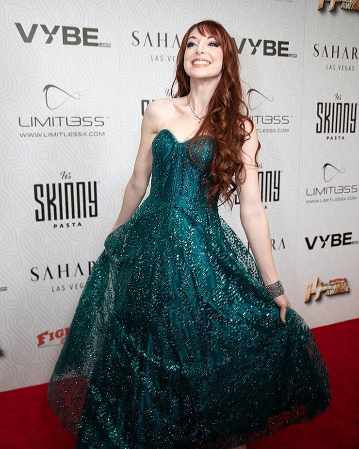 Picture of Lisa Foiles