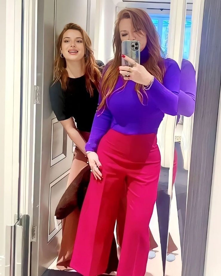 Bella Thorne picture