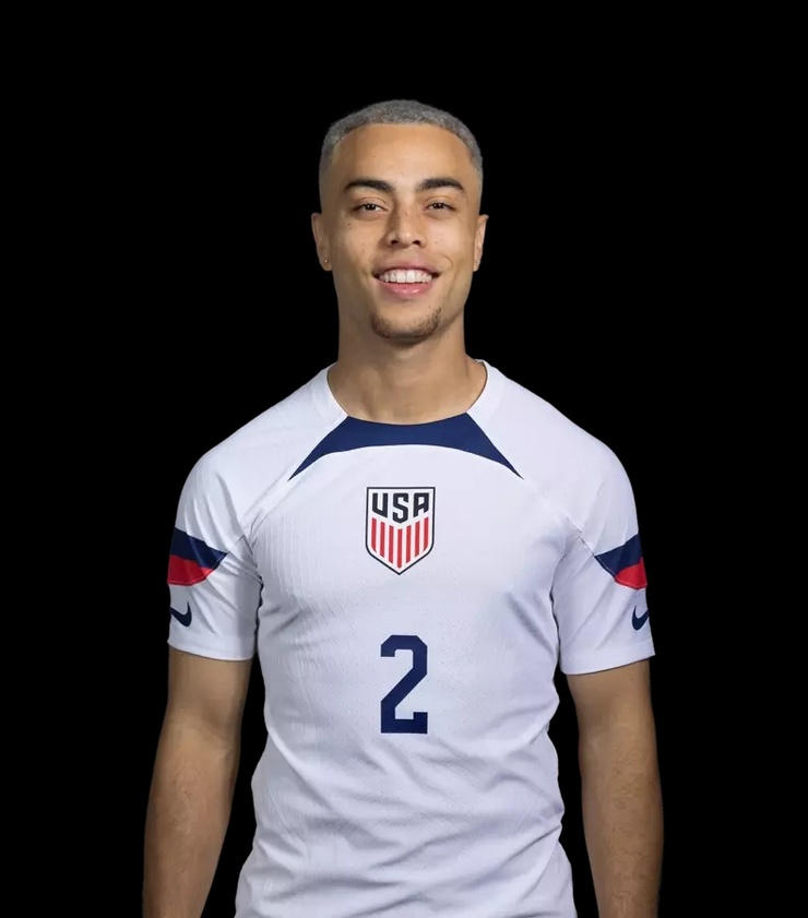 Sergiño Dest 2022