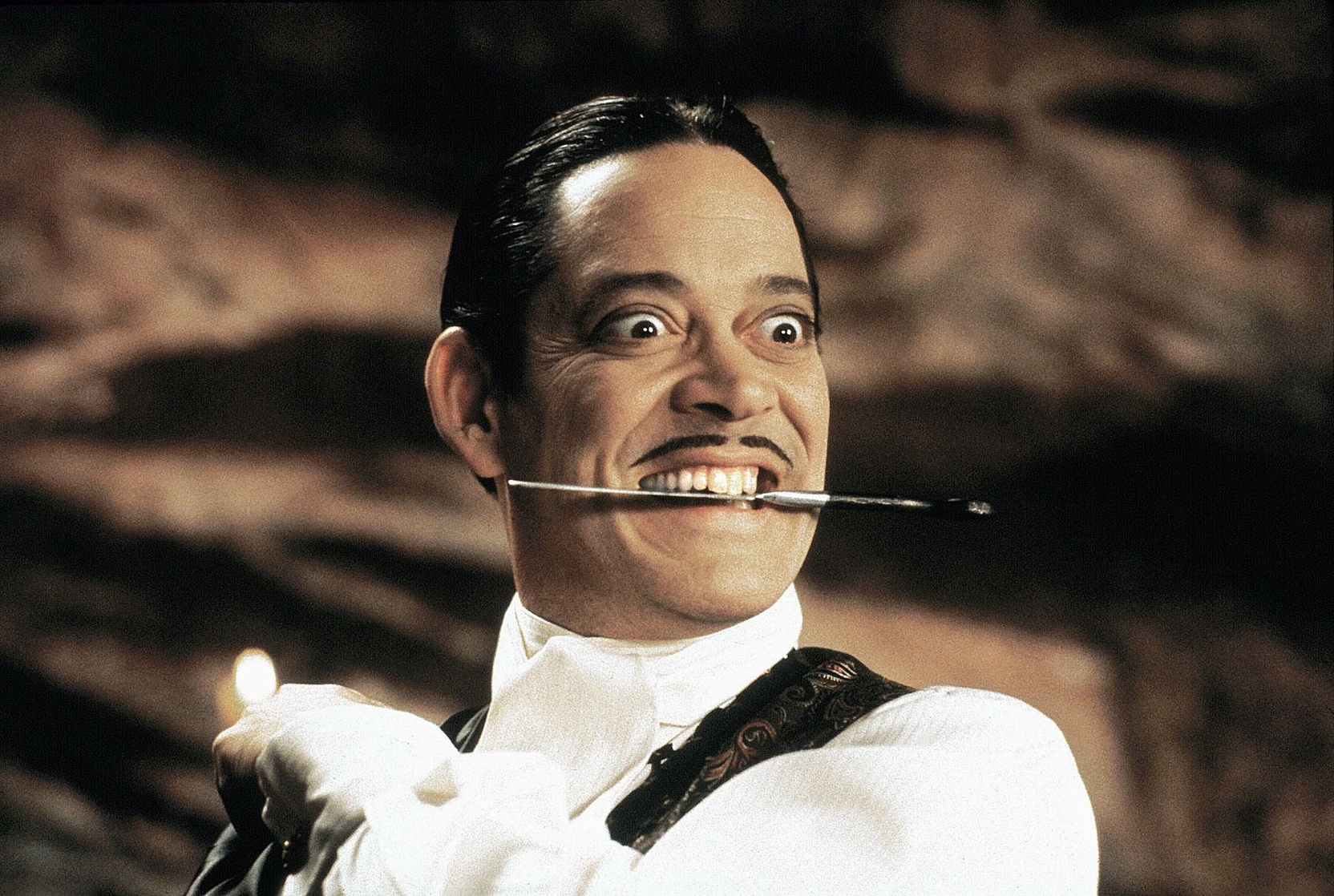 Image of Gomez Addams (Raúl Juliá)