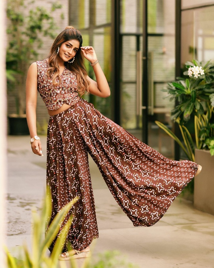 Picture of Dimple Hayathi