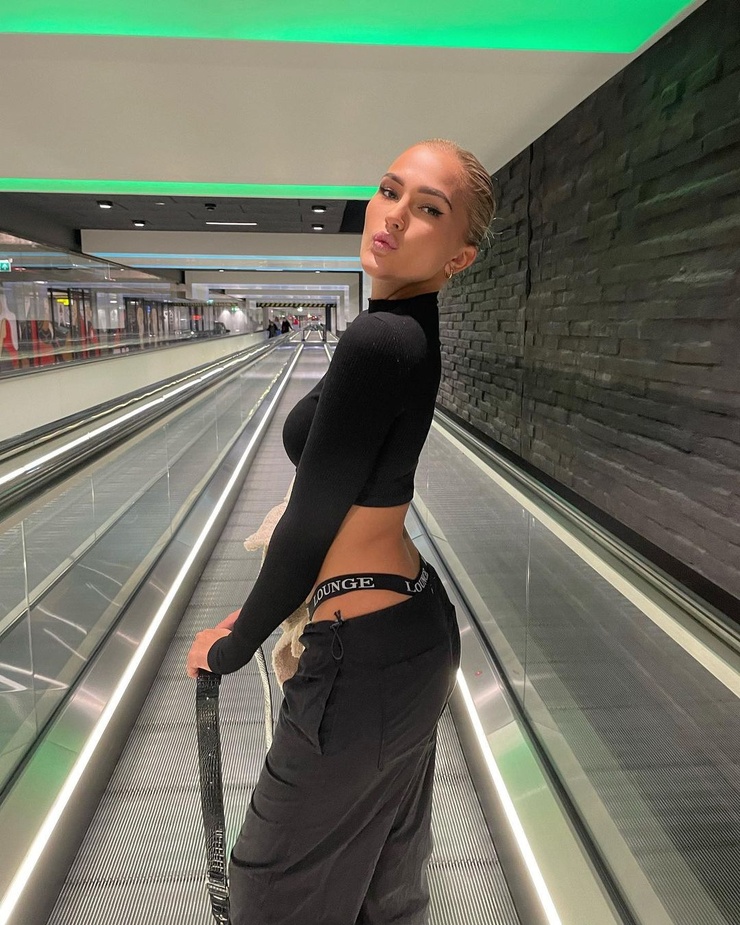 Milou Tamara picture