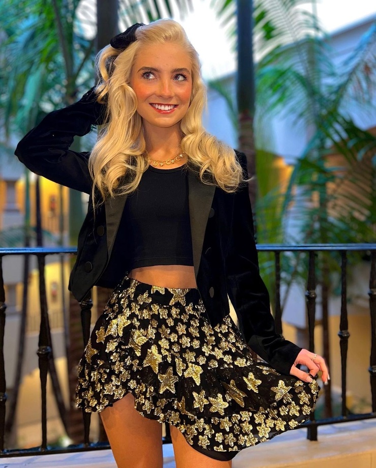 Picture of Dora Dolphin