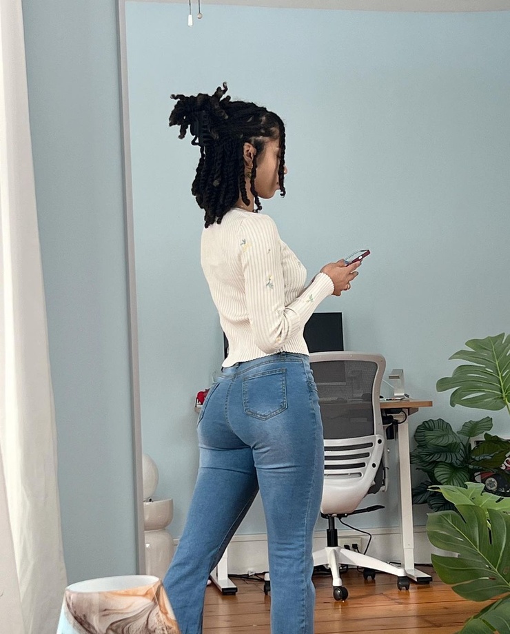 Picture of https://popularbio.com/venus-marquez/