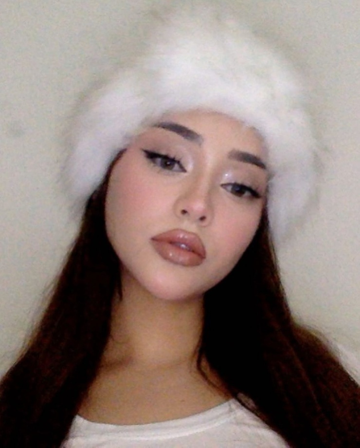 Image of Isabel Rose
