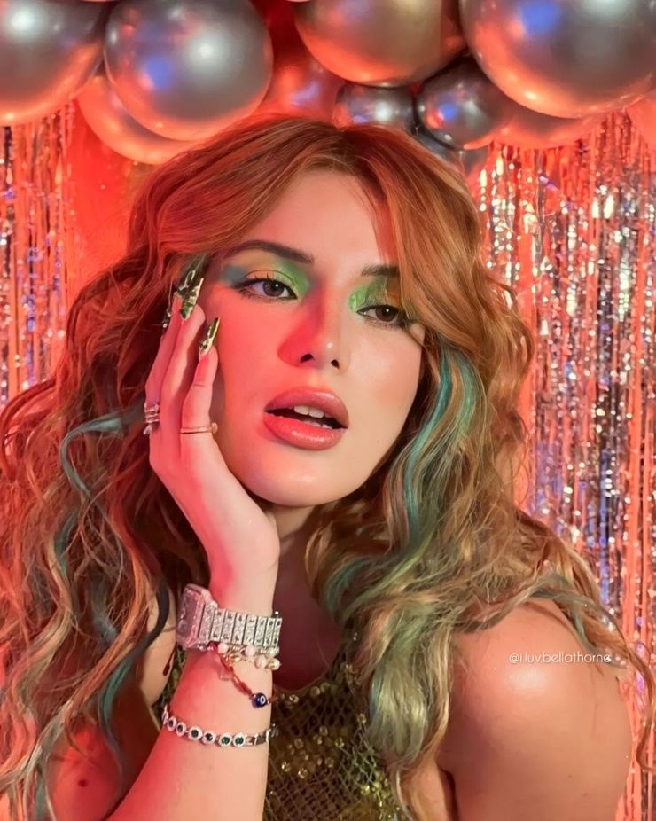 Bella Thorne picture