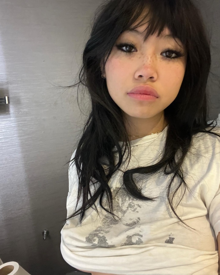 Picture of beabadoobee