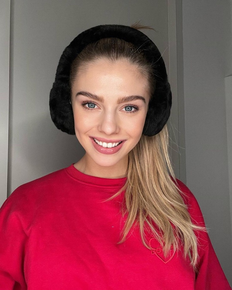 Picture of Alexa Breit