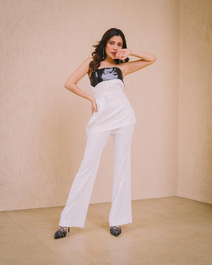 Barkha Singh picture